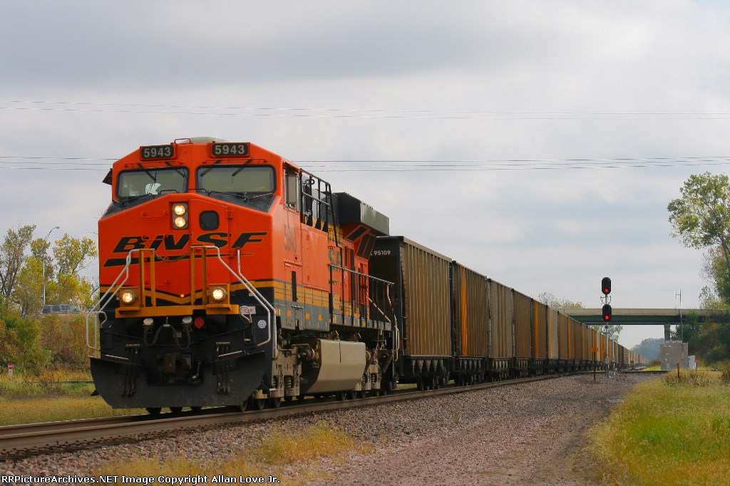 BNSF 5943 west